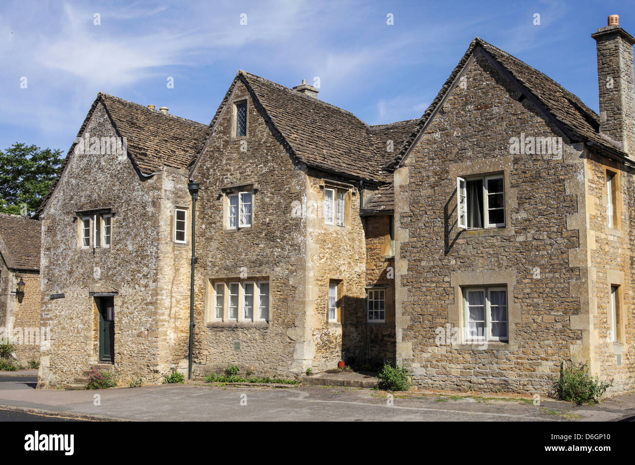 Medieval houses immagini e fotografie stock ad alta risoluzione - Alamy