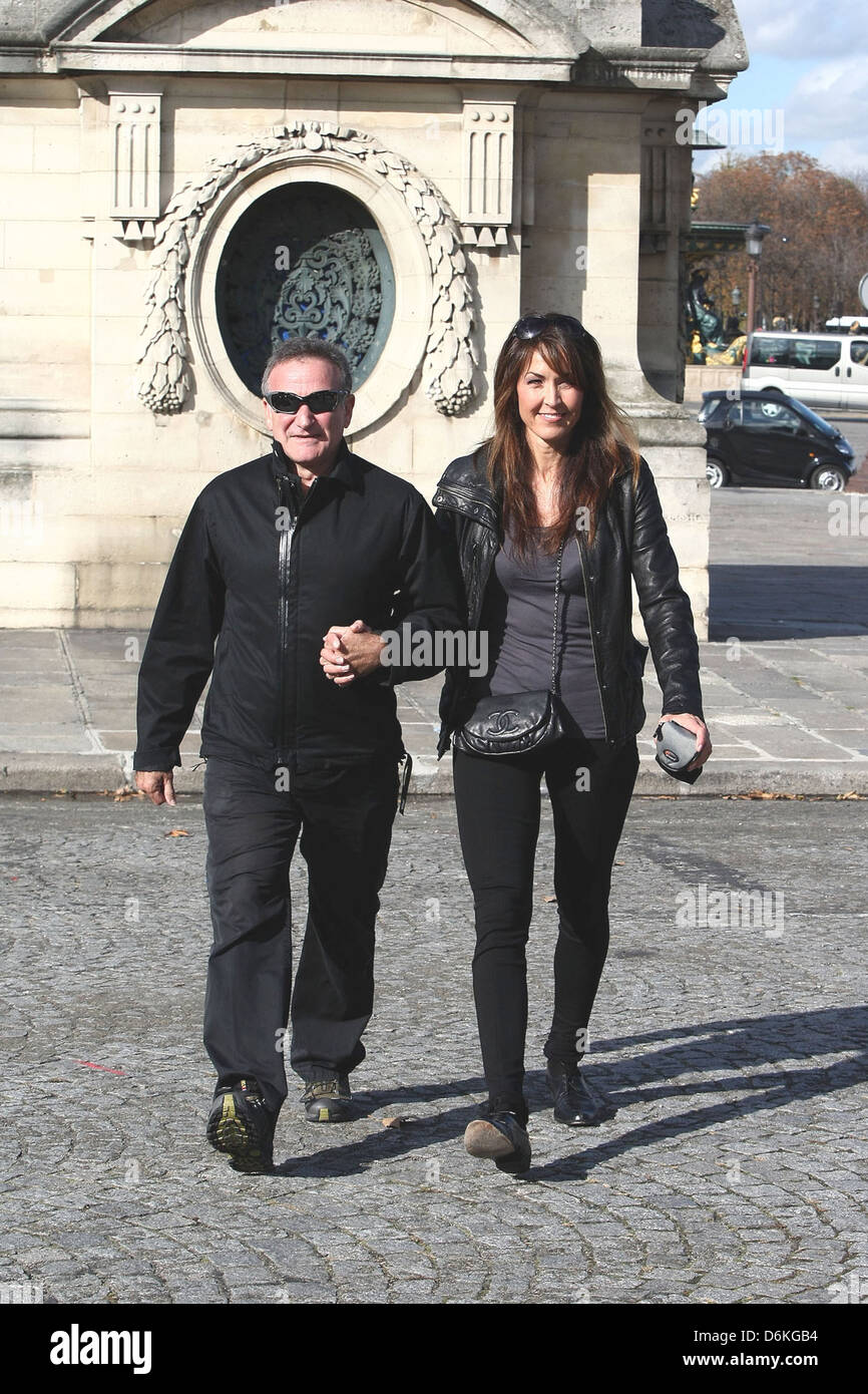 Sposi novelli Robin Williams e sua moglie Susan Schneider sono visti ...