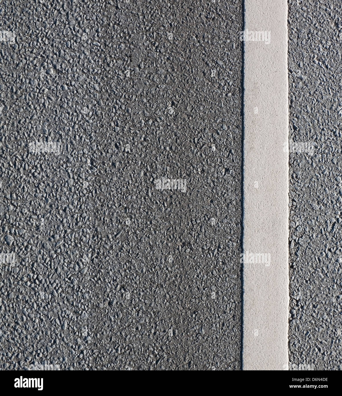 Strada con linea bianca immagini e fotografie stock ad alta risoluzione ...