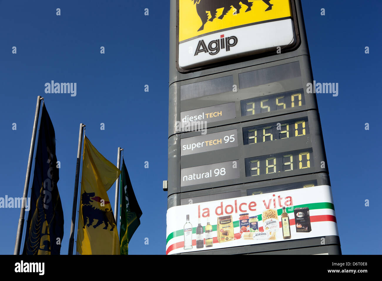 Gas station brand agip immagini e fotografie stock ad alta risoluzione ...