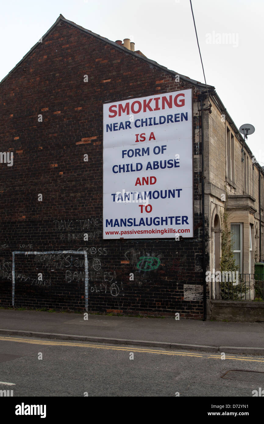 Anti smoking poster immagini e fotografie stock ad alta risoluzione - Alamy