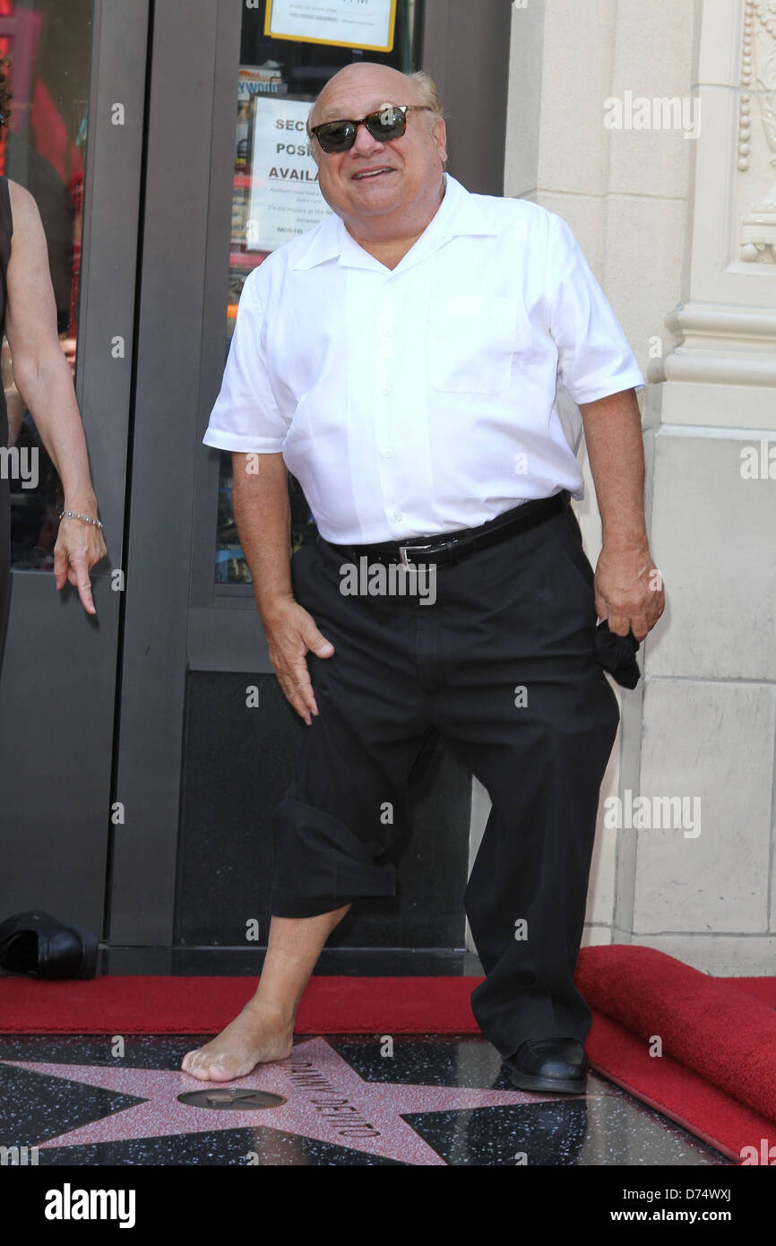 Danny DeVito è onorato con una stella sulla Hollywood Walk of Fame ...