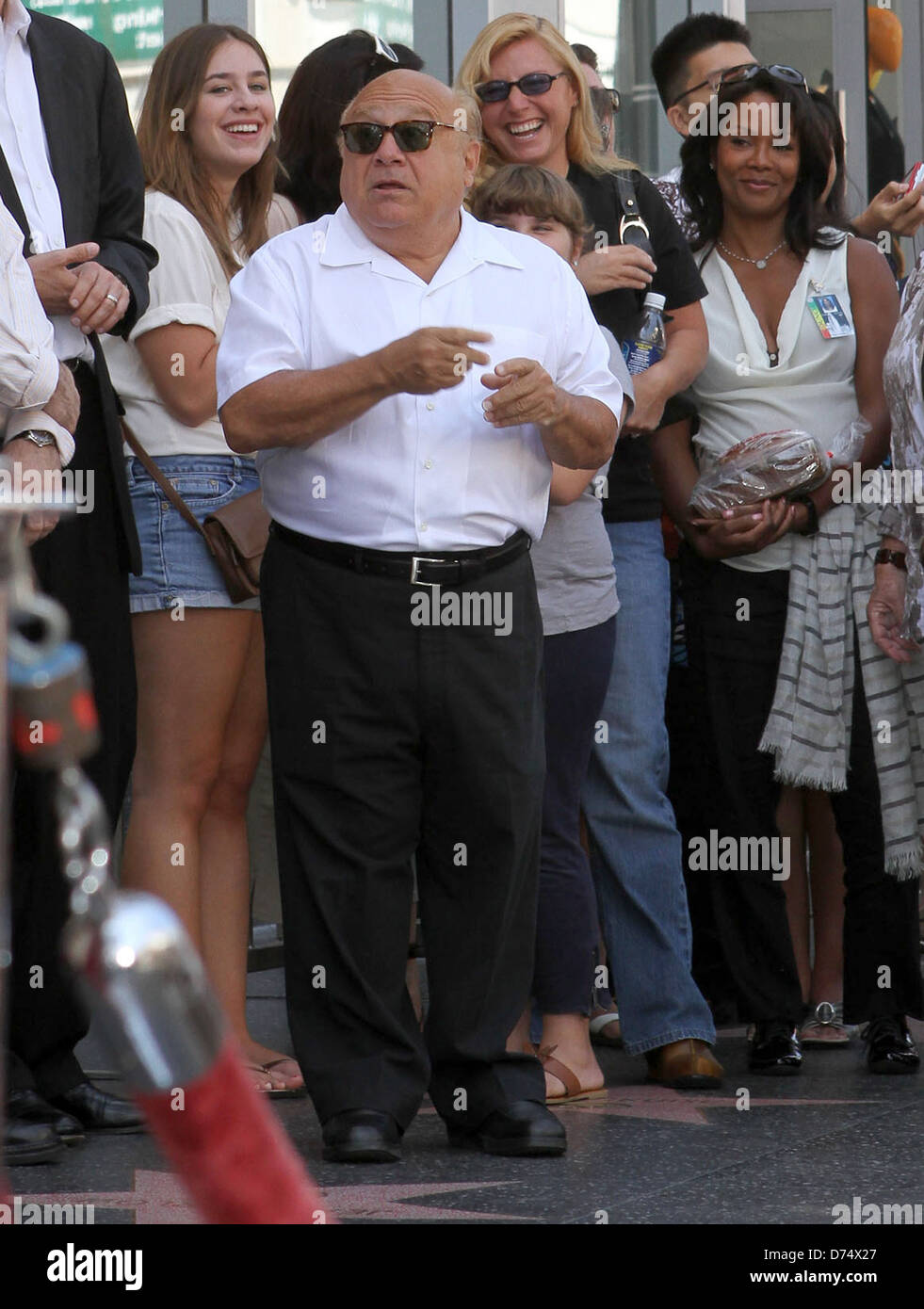 Danny DeVito è onorato con una stella sulla Hollywood Walk of Fame ...