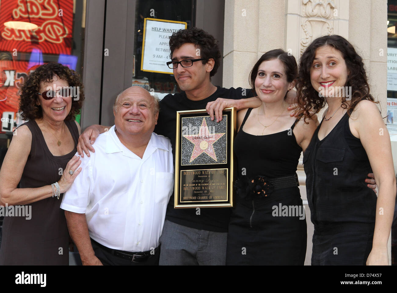 Danny devito and their children immagini e fotografie stock ad alta risoluzione - Alamy