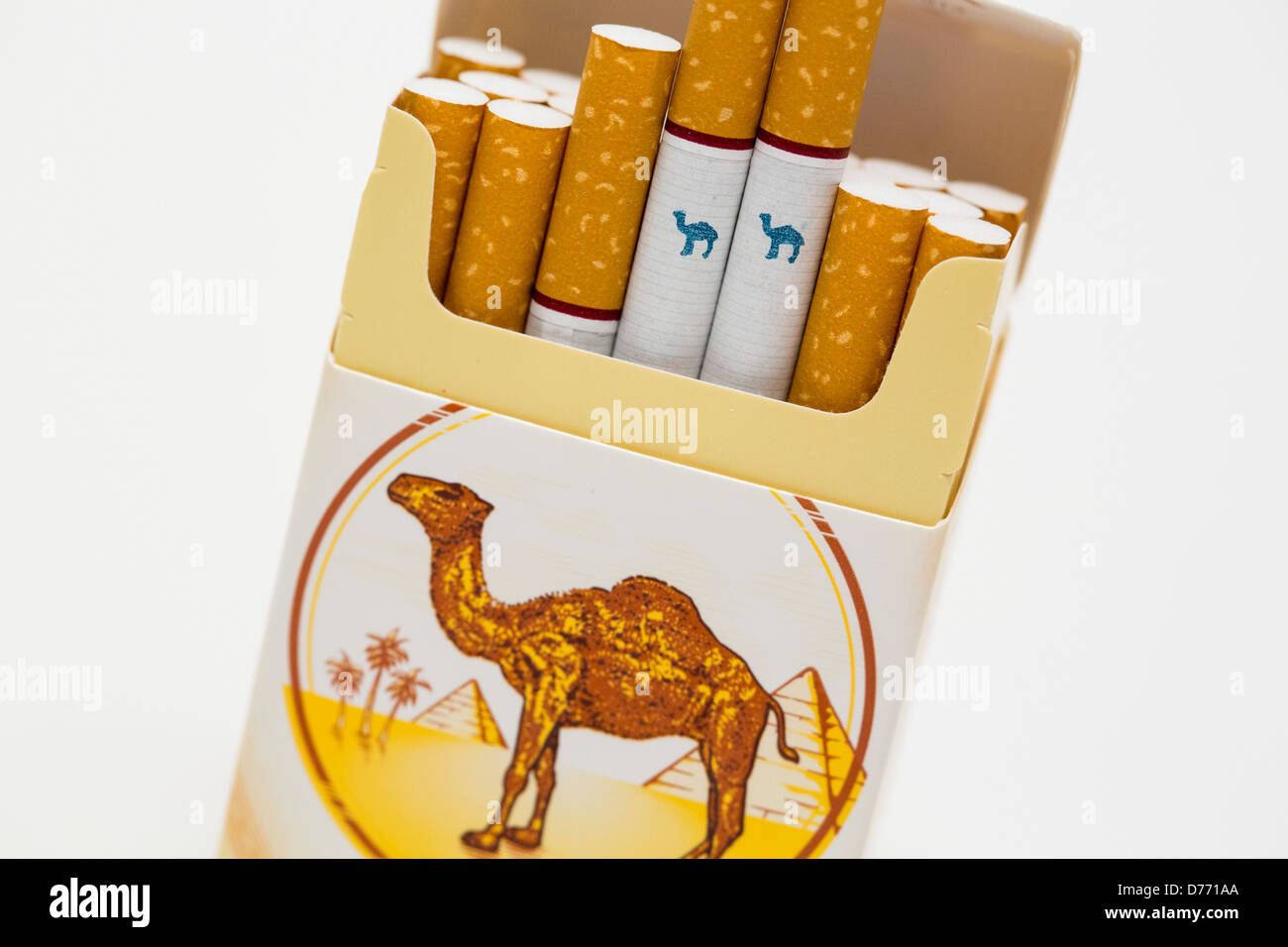 Cigarette pack camel immagini e fotografie stock ad alta risoluzione ...