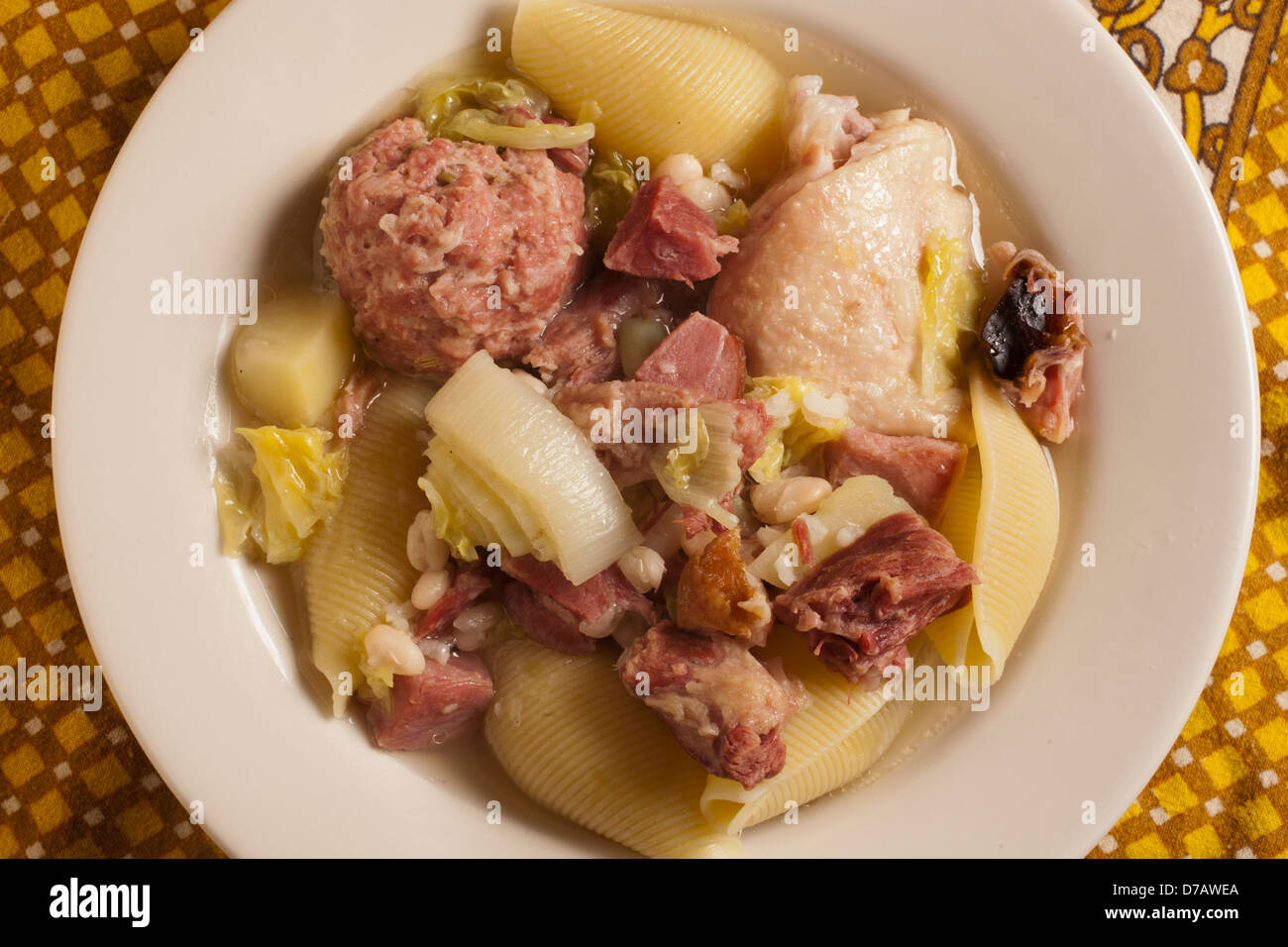 Escudella, piatto tipico di Andorra Foto stock - Alamy