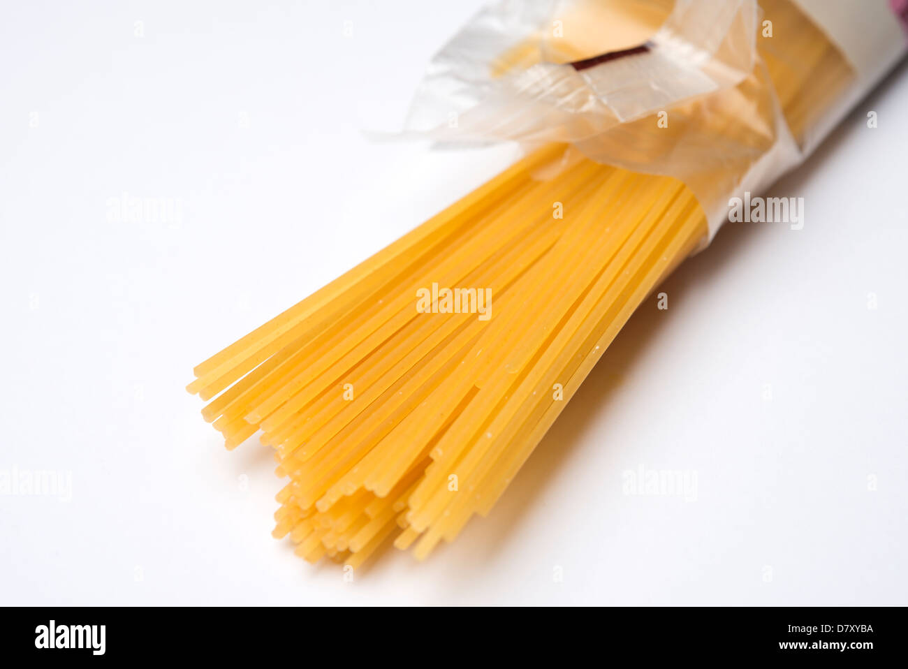 Spaghetti pasta in packet immagini e fotografie stock ad alta risoluzione Alamy
