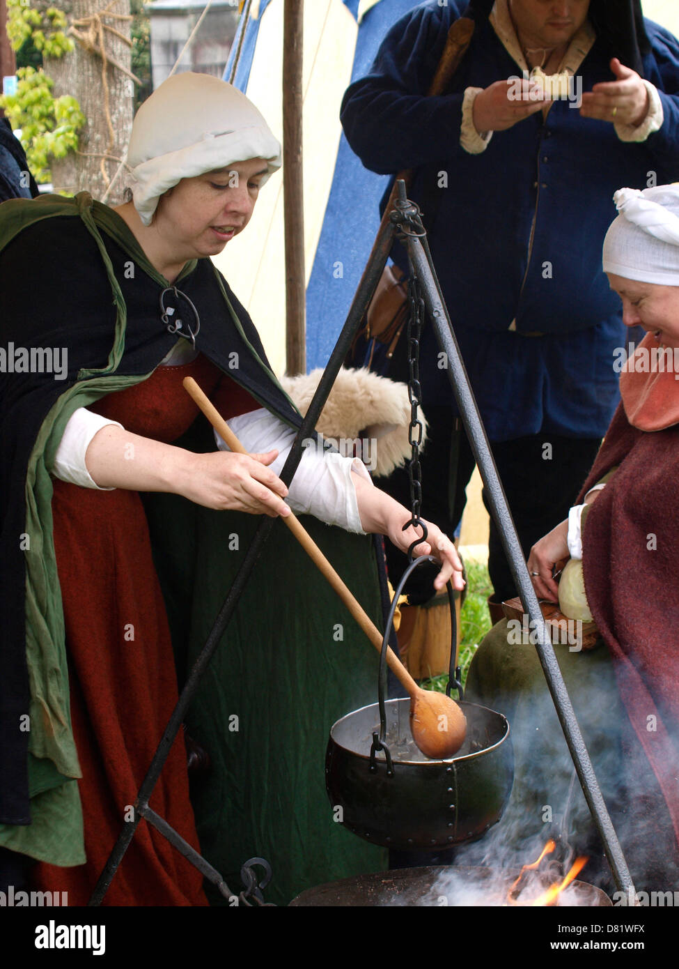 Medieval cooking immagini e fotografie stock ad alta risoluzione - Alamy