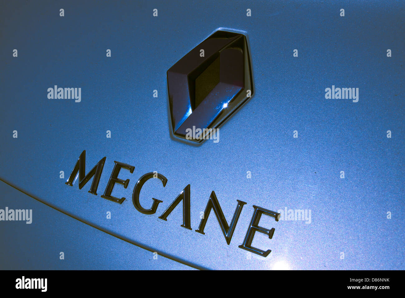 Renault car badge immagini e fotografie stock ad alta risoluzione - Alamy