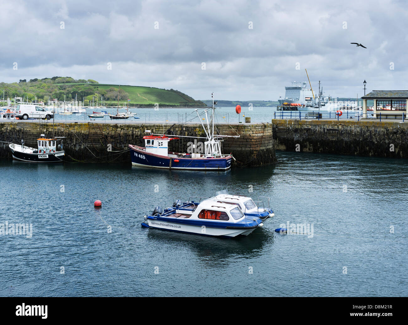 Barche ormeggiate nel porto di falmouth immagini e fotografie stock ad ...