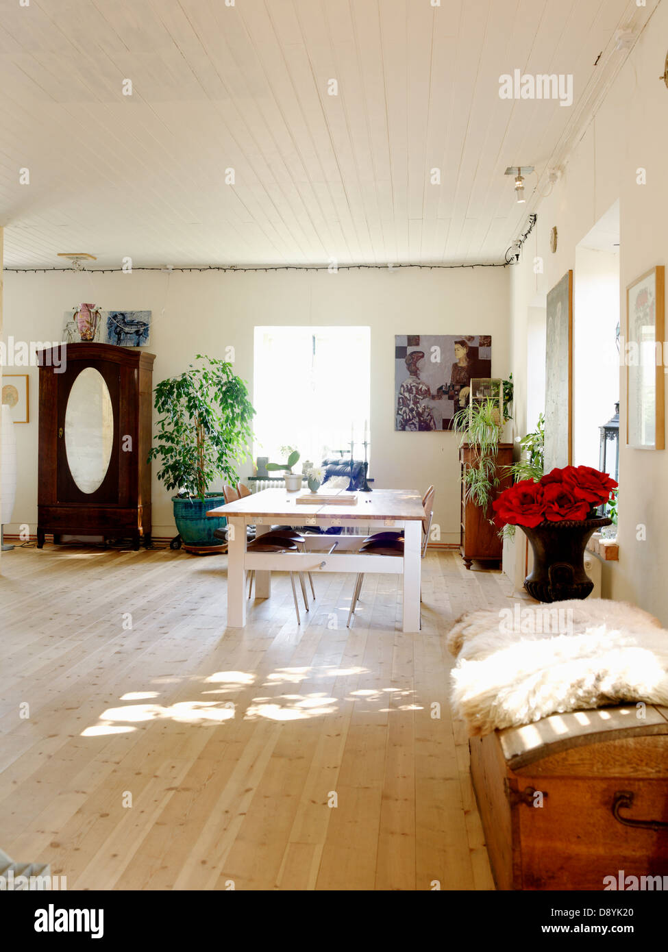 Salotto pavimento in legno immagini e fotografie stock ad alta ...