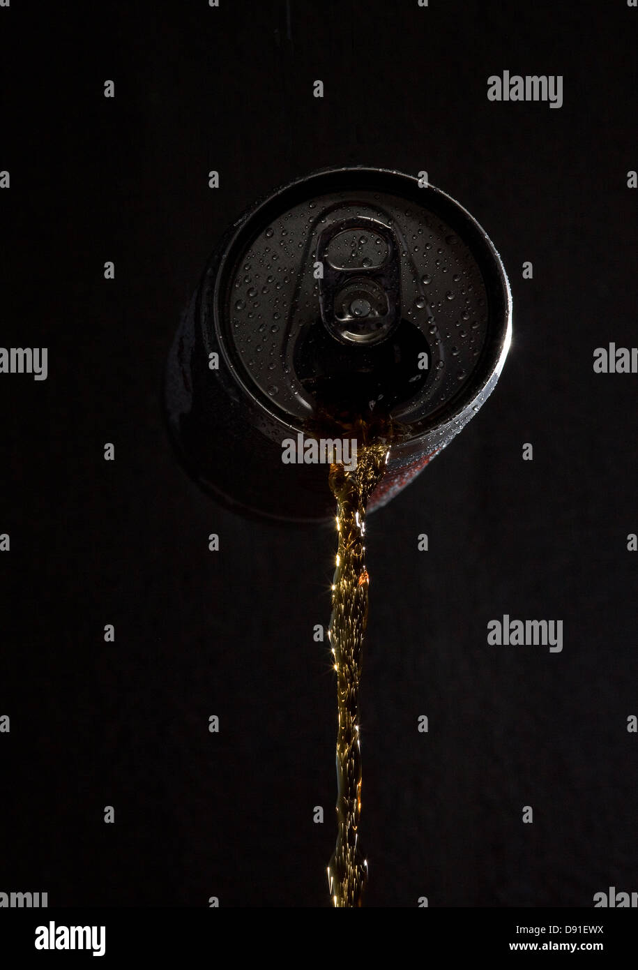 Lattina per bevande immagini e fotografie stock ad alta risoluzione - Alamy