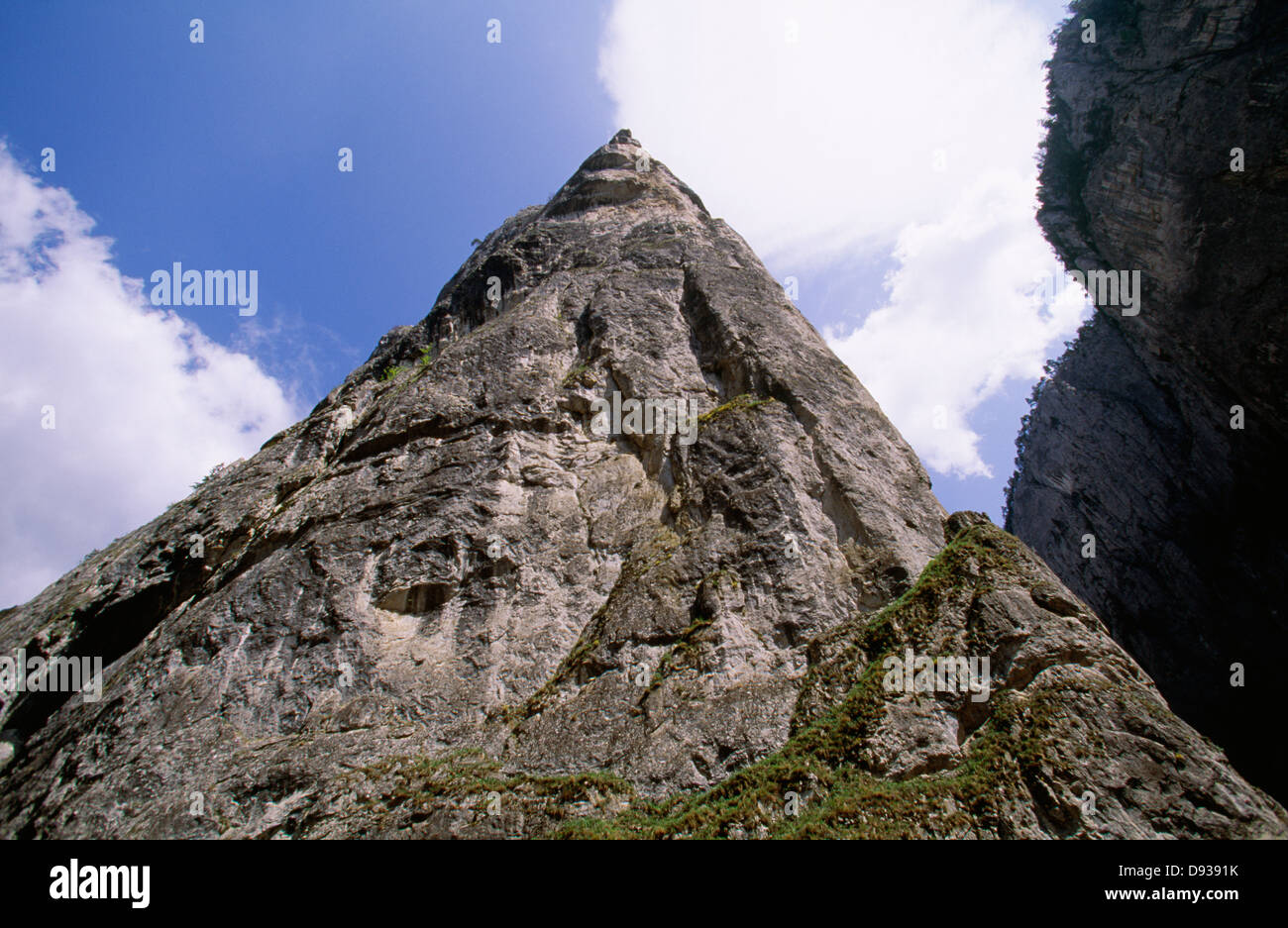 Forma del picco di montagna immagini e fotografie stock ad alta ...