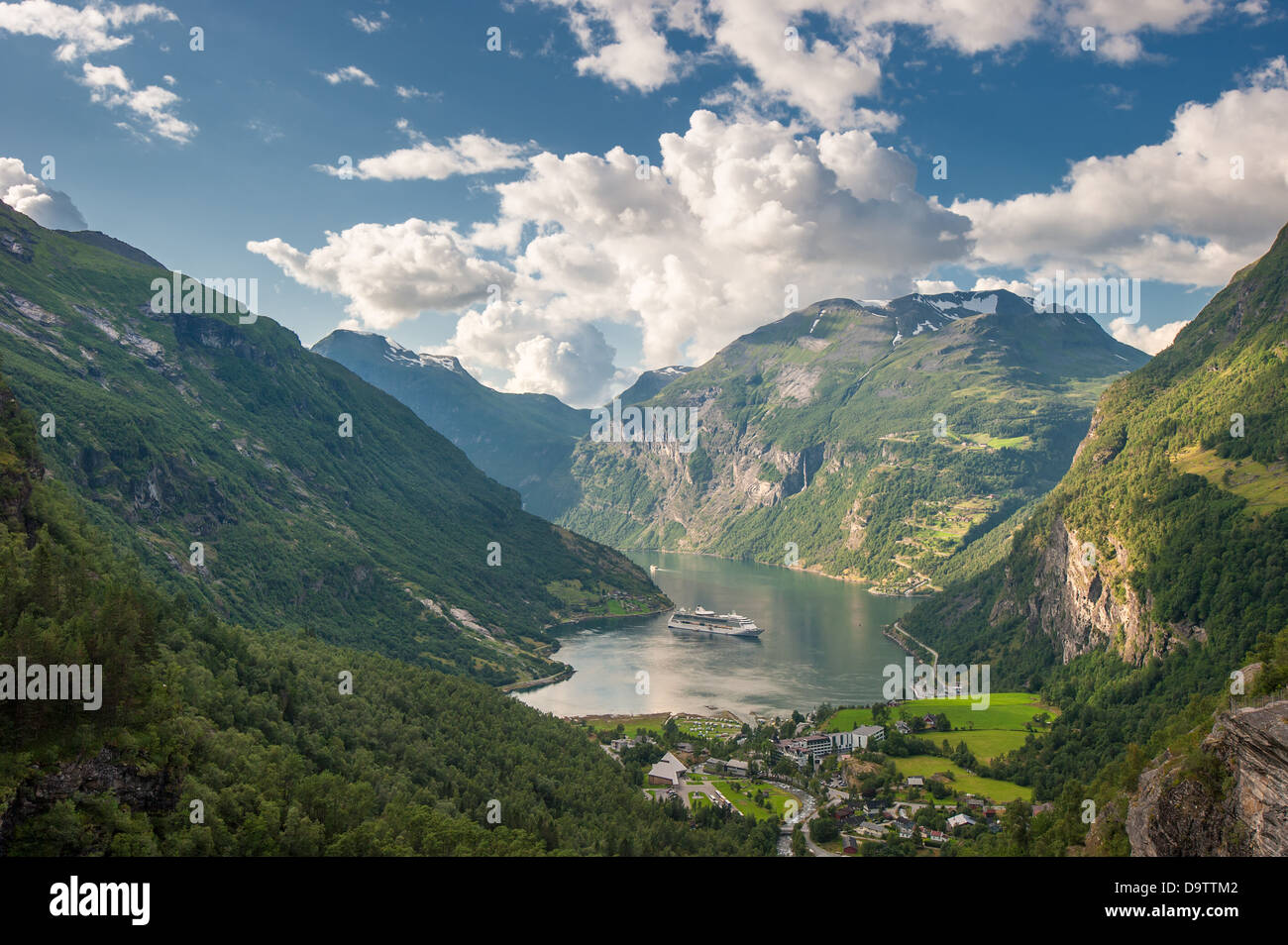 Geiranger fjord immagini e fotografie stock ad alta risoluzione - Alamy