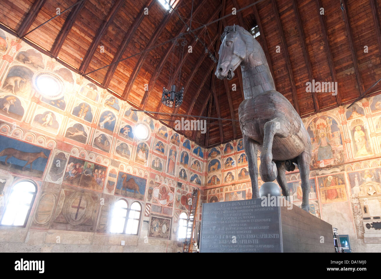 Cavallo di legno immagini e fotografie stock ad alta risoluzione - Alamy