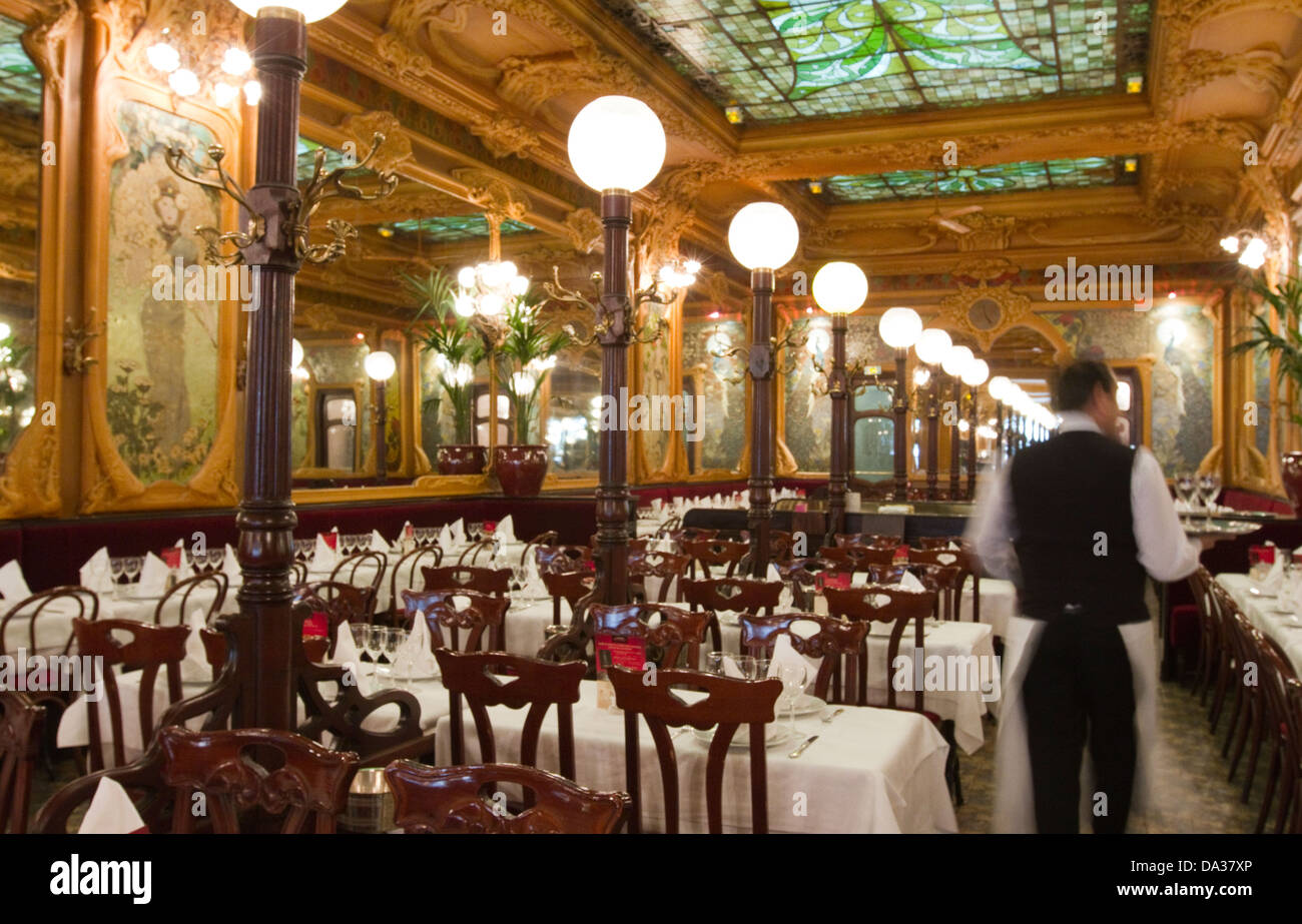 Brasserie flo paris immagini e fotografie stock ad alta risoluzione - Alamy