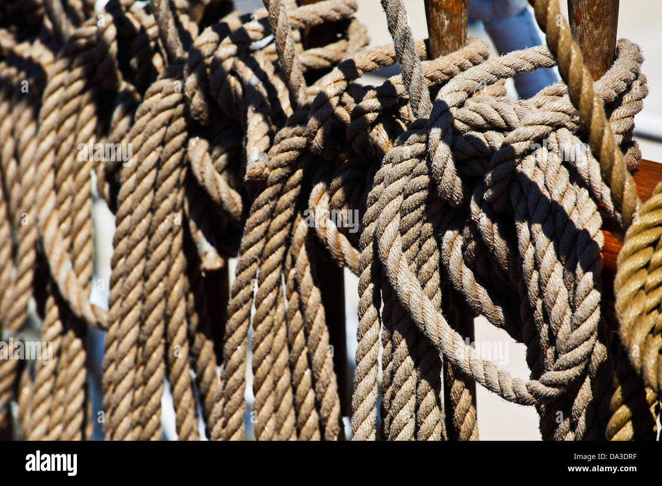 Alte corde per navi immagini e fotografie stock ad alta risoluzione - Alamy