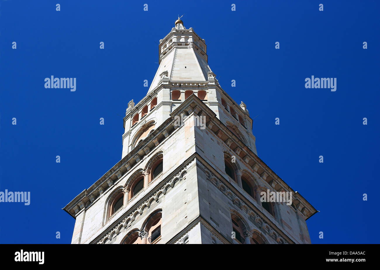 Torre ghirlandina simbolo di modena immagini e fotografie stock ad alta ...