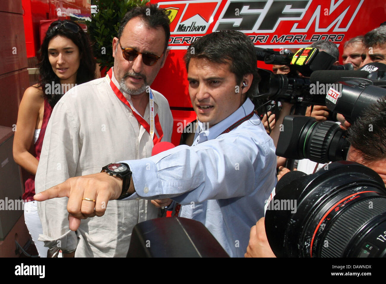 L'attore francese jean reno e sua moglie zofia borucka immagini e ...