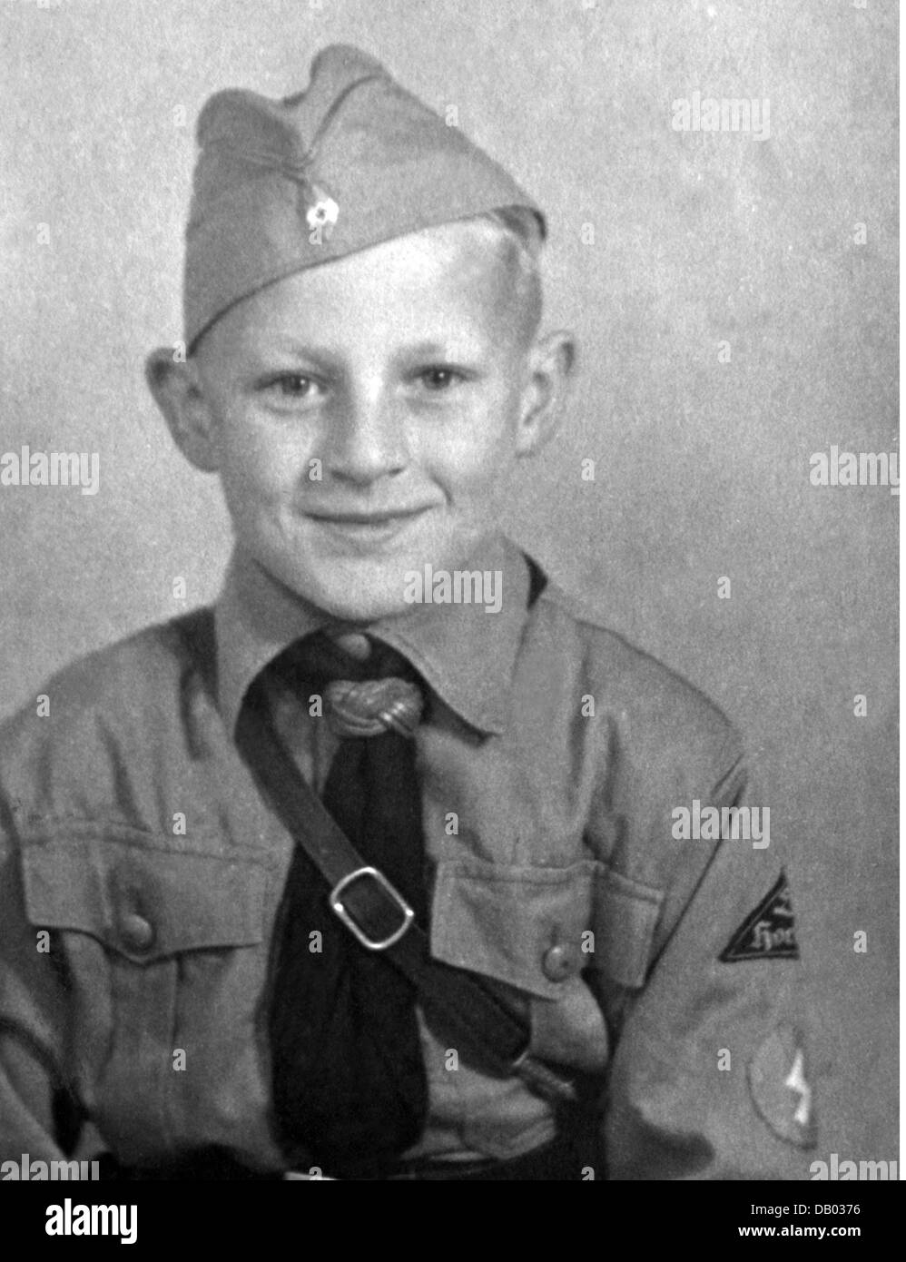 Hitlerjugend uniform immagini e fotografie stock ad alta risoluzione ...