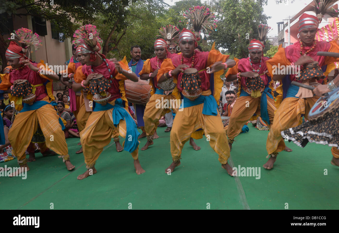 Danza tribale tribale immagini e fotografie stock ad alta risoluzione ...