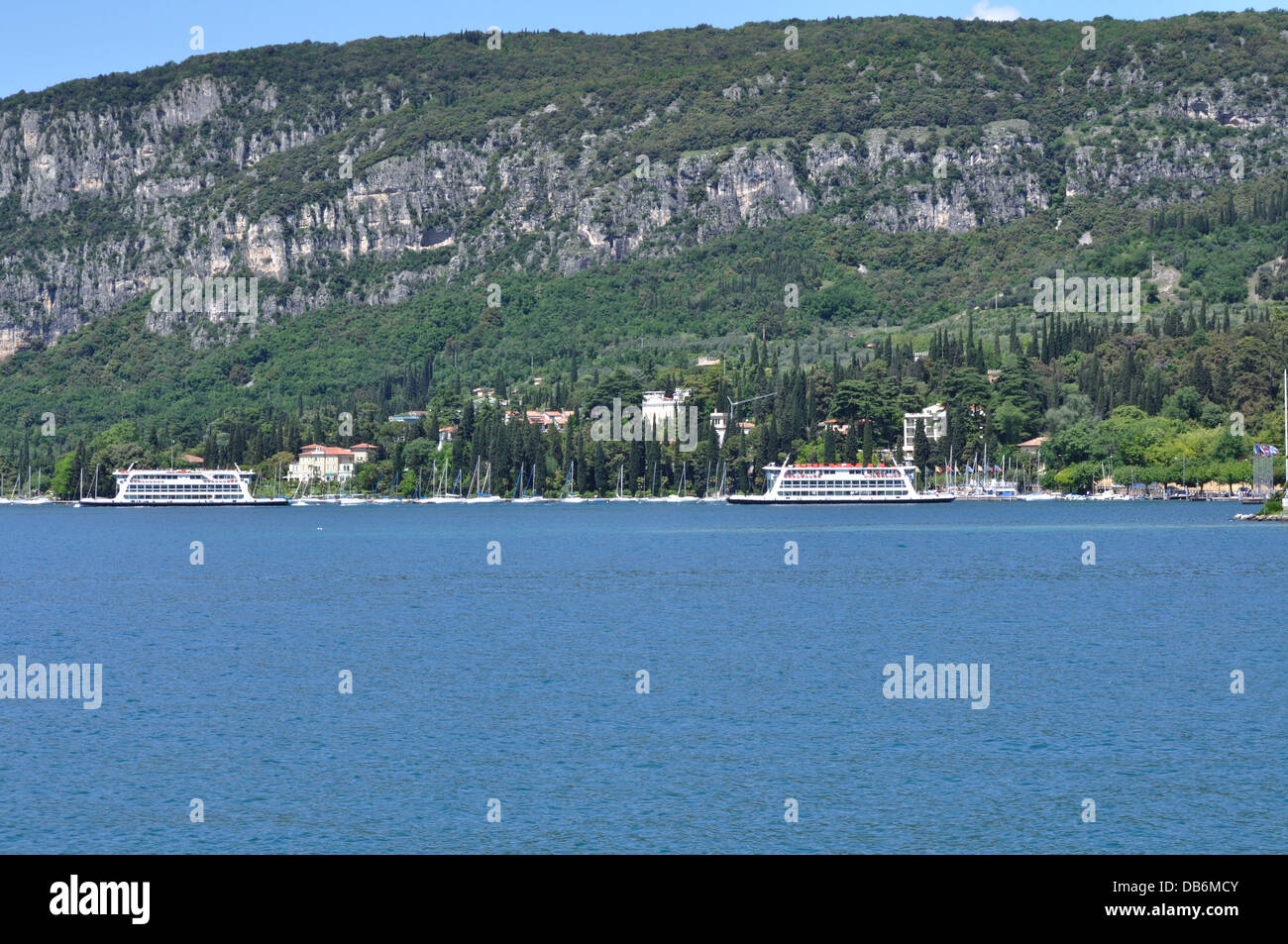 Traghetti lago di garda immagini e fotografie stock ad alta risoluzione ...