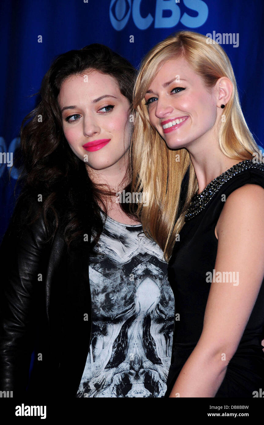 Kat Dennings e Beth Behrs 2011 CBS Upfront tenutosi presso il Lincoln ...