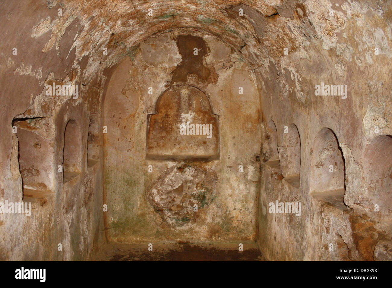 Antica tomba romana immagini e fotografie stock ad alta risoluzione - Alamy