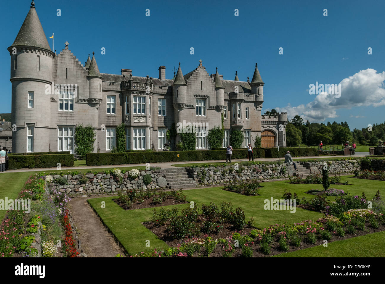 Balmoral castle gardens immagini e fotografie stock ad alta risoluzione ...
