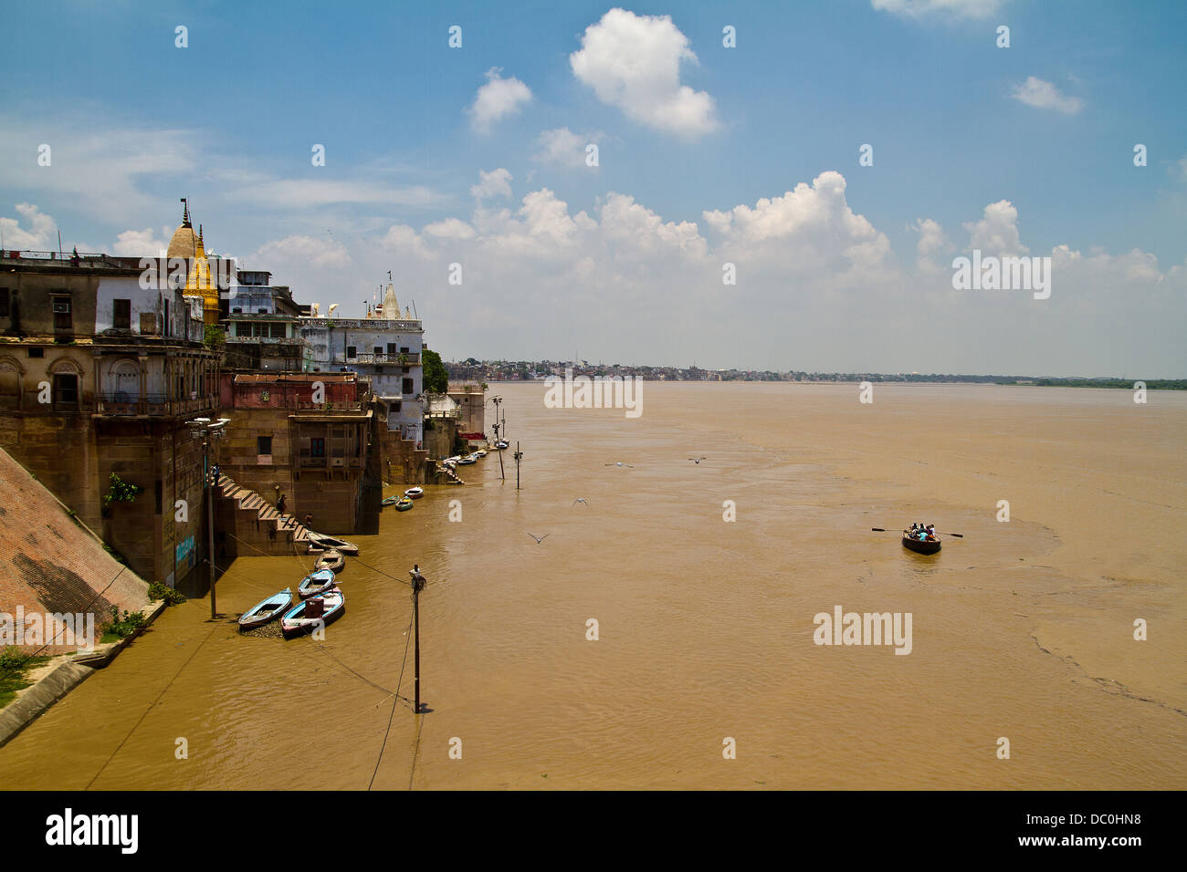 Fiume gange inquinato immagini e fotografie stock ad alta risoluzione ...