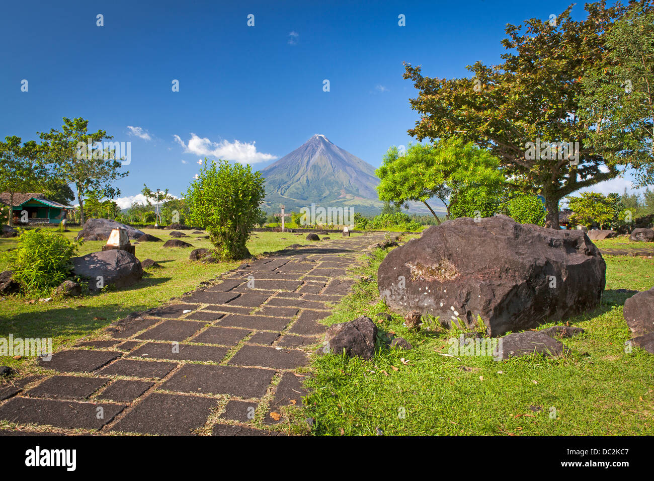 Vulcano legazpi mayon immagini e fotografie stock ad alta risoluzione ...