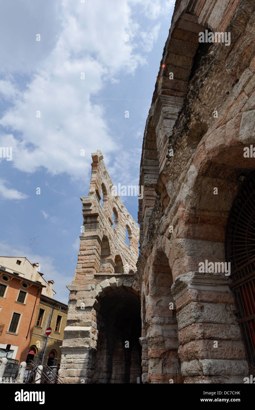 Colosseo nel centro della città di Verona, uno dei più grandi Colosseo ...