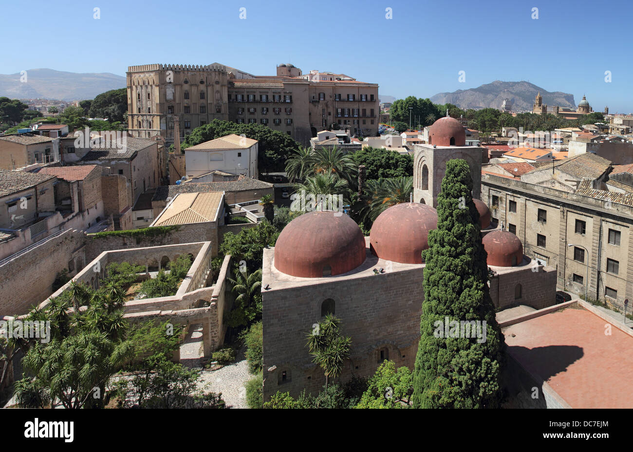 Palazzo dei normanni immagini e fotografie stock ad alta risoluzione ...