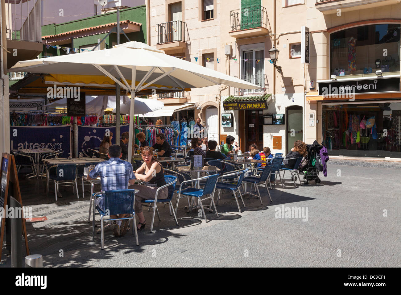 Bar clienti immagini e fotografie stock ad alta risoluzione - Alamy