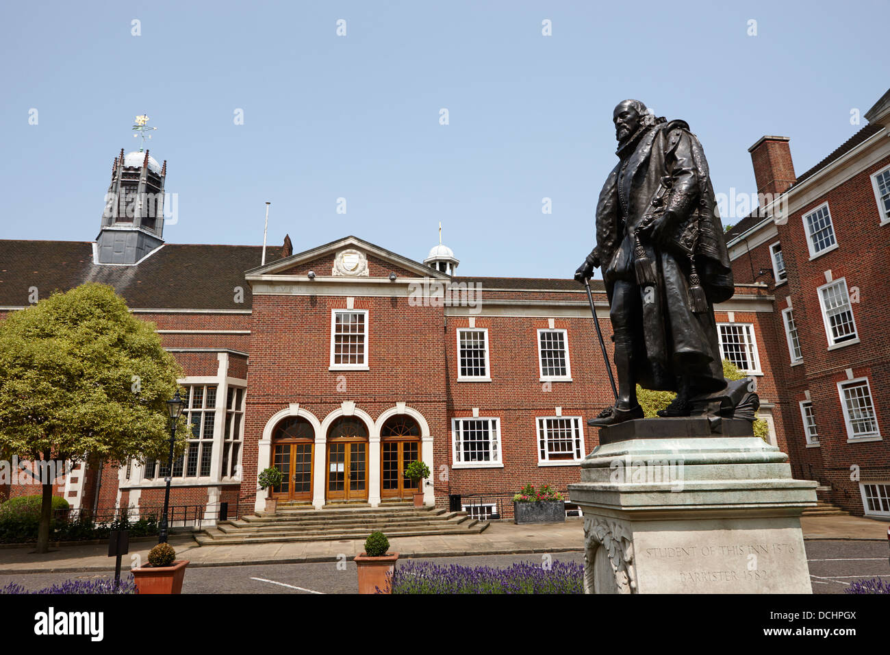 Francis bacon statue immagini e fotografie stock ad alta risoluzione ...