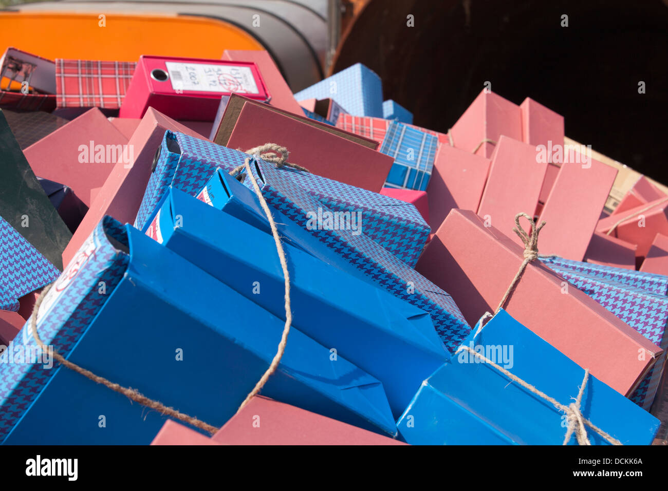 Raccoglitori di carta immagini e fotografie stock ad alta risoluzione ...