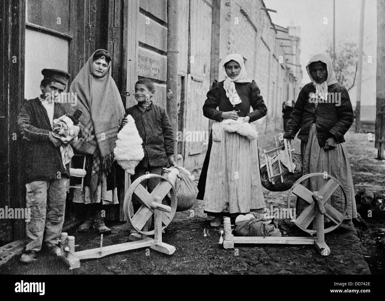 Armenian women Foto e Immagini Stock in Bianco e Nero - Alamy