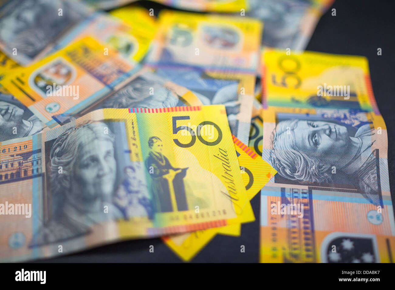 Dollari australiani su bianco immagini e fotografie stock ad alta ...