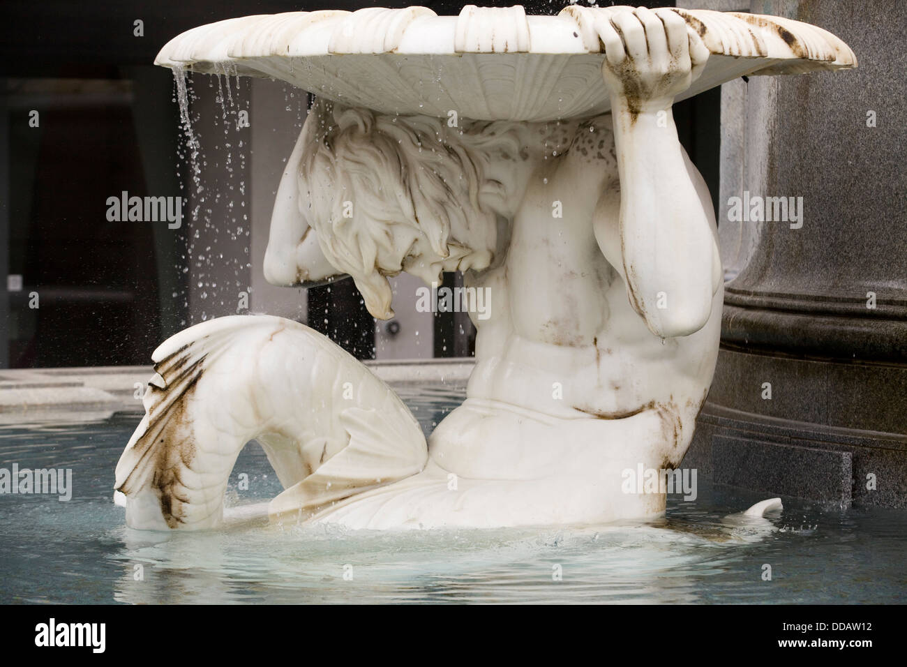 Merman statue immagini e fotografie stock ad alta risoluzione - Alamy
