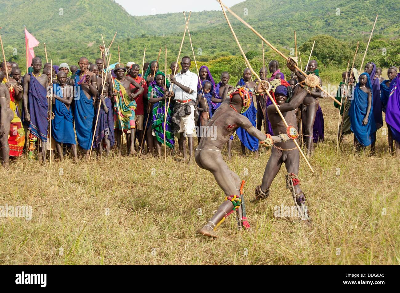Donga stick fighters surma tribe immagini e fotografie stock ad alta ...