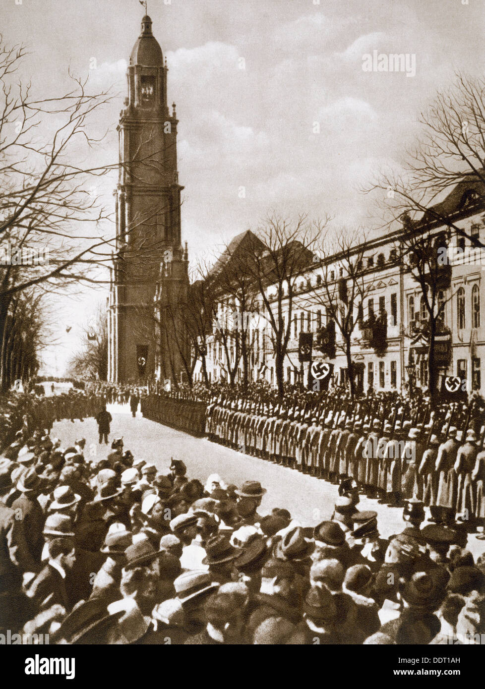 Nazismo nazista nazista immagini e fotografie stock ad alta risoluzione ...