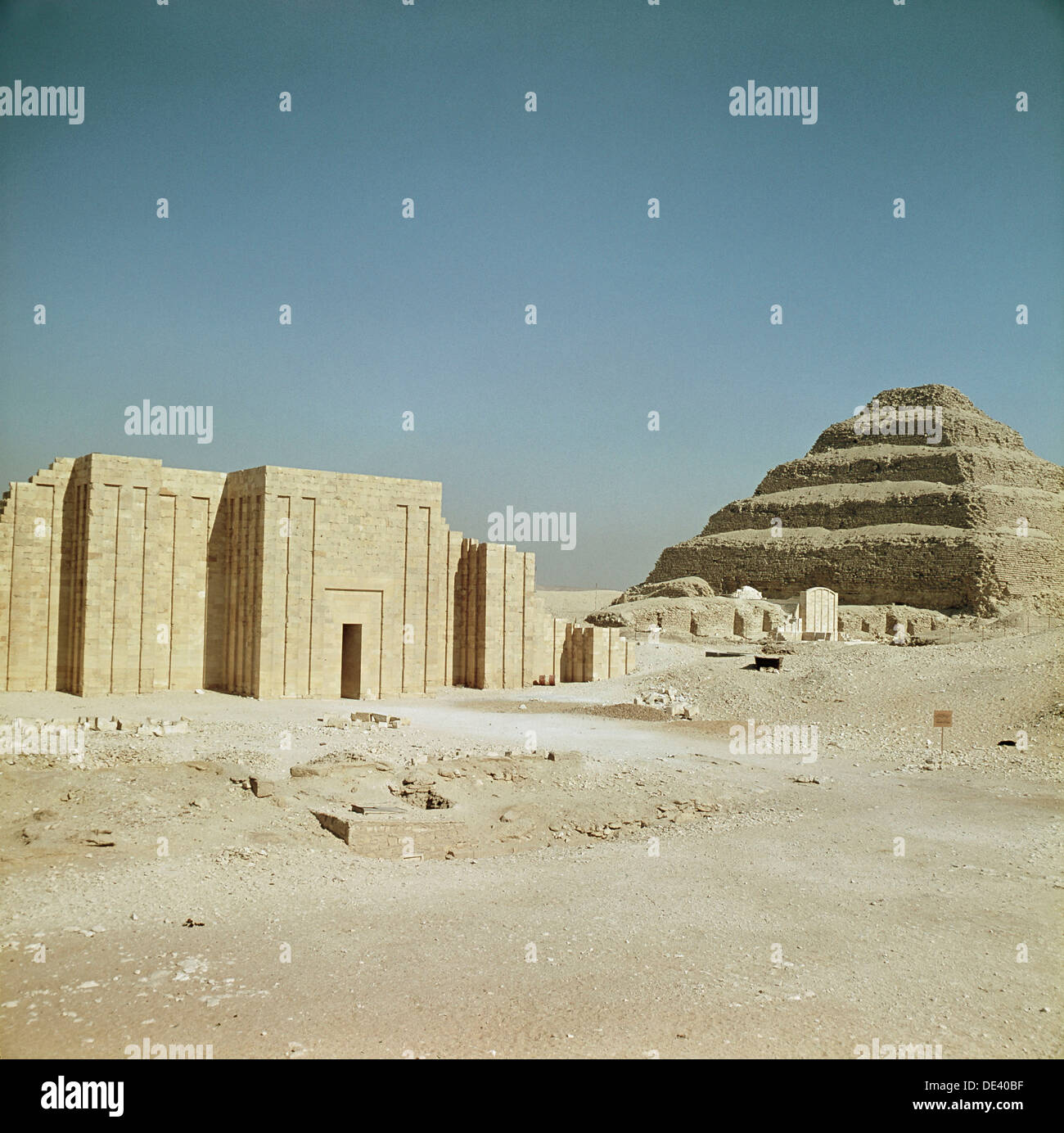 Piramide A Gradoni Di Zoser Immagini e Fotos Stock - Alamy