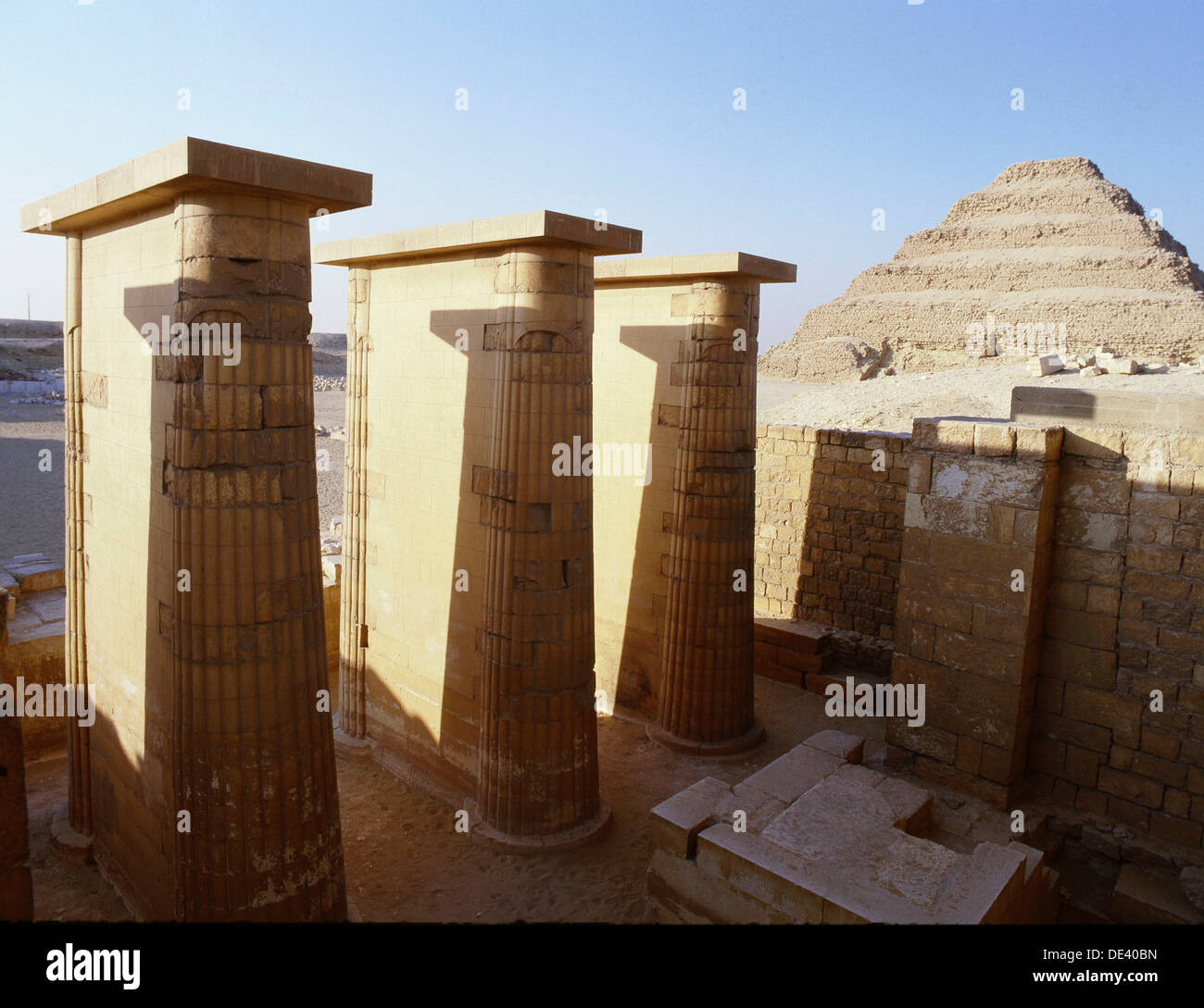 Piramide A Gradoni Di Zoser Immagini e Fotos Stock - Alamy