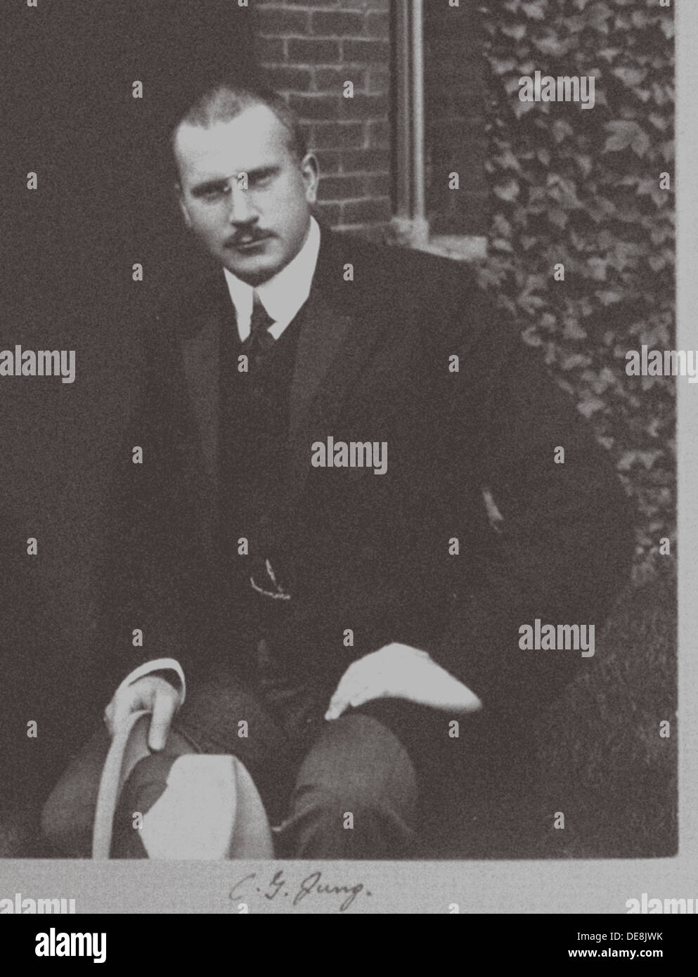 Carl jung portrait immagini e fotografie stock ad alta risoluzione - Alamy