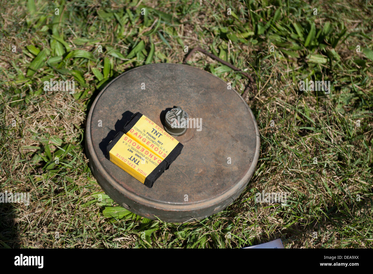 Land mine wwii immagini e fotografie stock ad alta risoluzione - Alamy