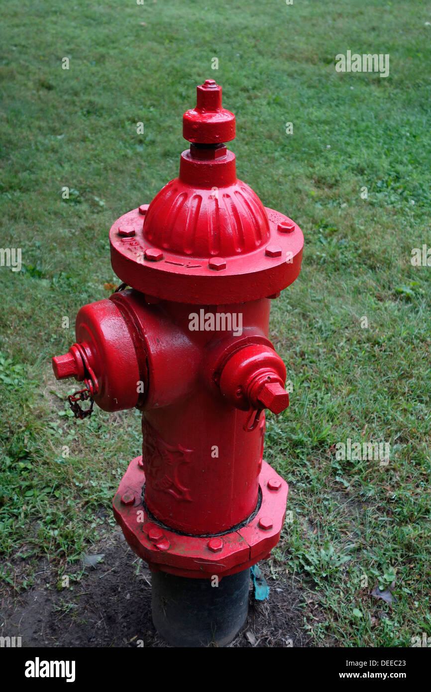 Idrante antincendio con acqua immagini e fotografie stock ad alta ...