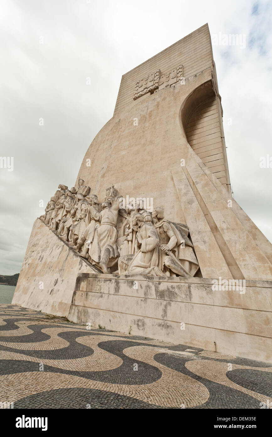 Monumento a los descubridores immagini e fotografie stock ad alta ...