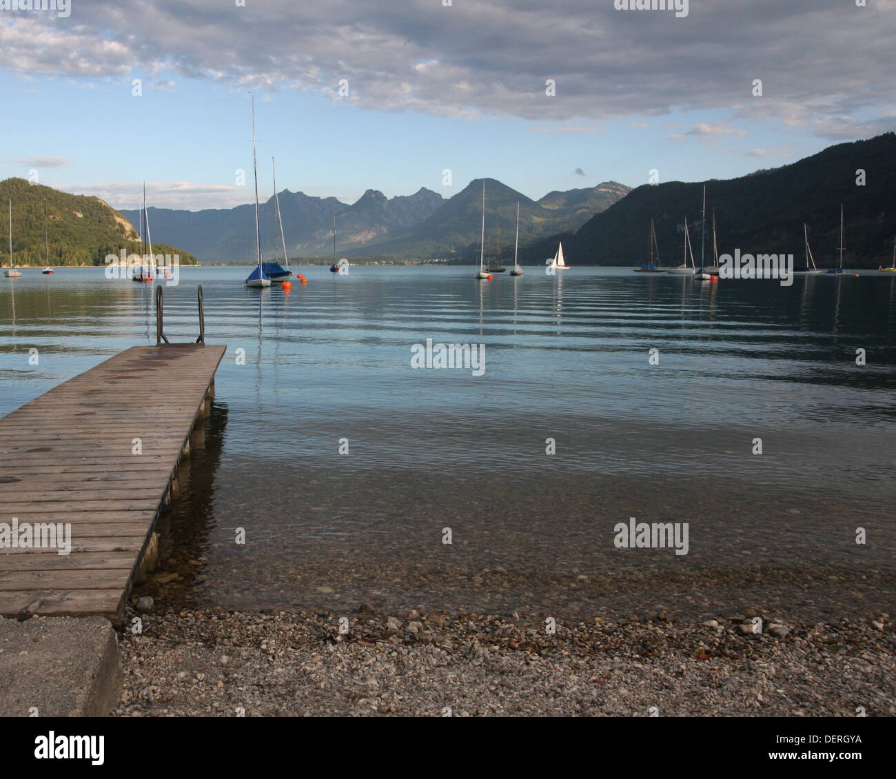 Pontile in legno in legno immagini e fotografie stock ad alta ...