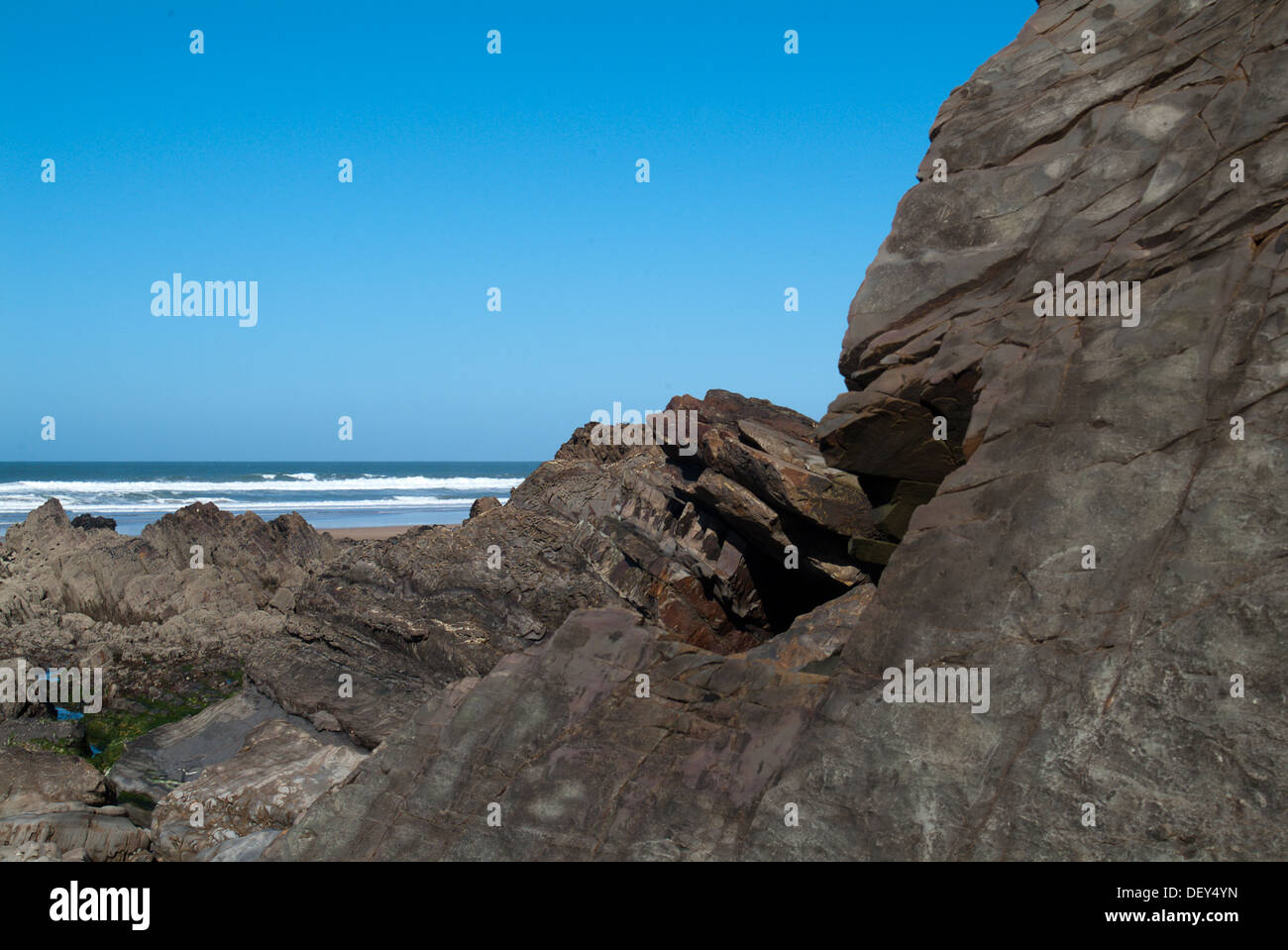 Strutture di roccia spiaggia immagini e fotografie stock ad alta ...