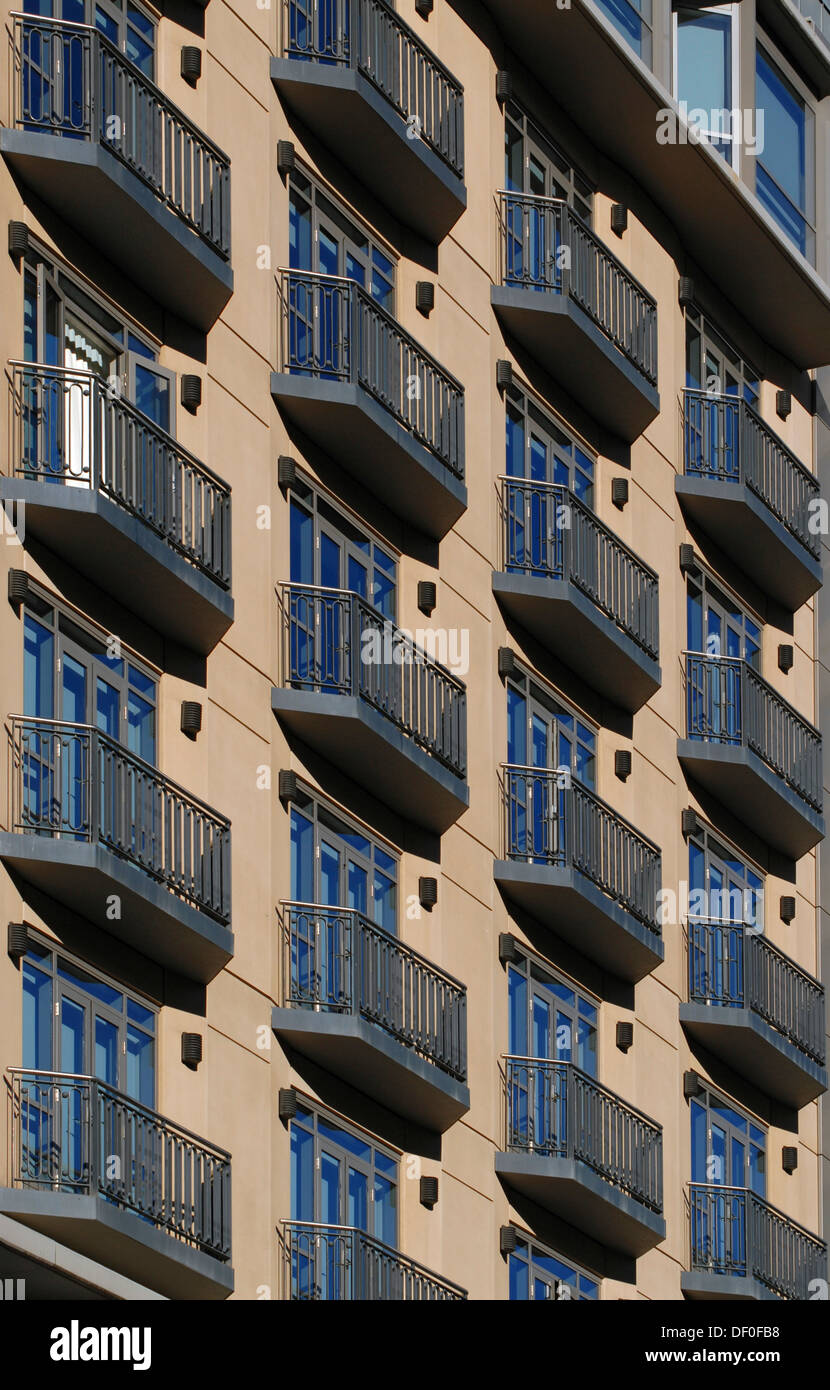 Balcone o balconi edificio multipiano o multipiano immagini e ...